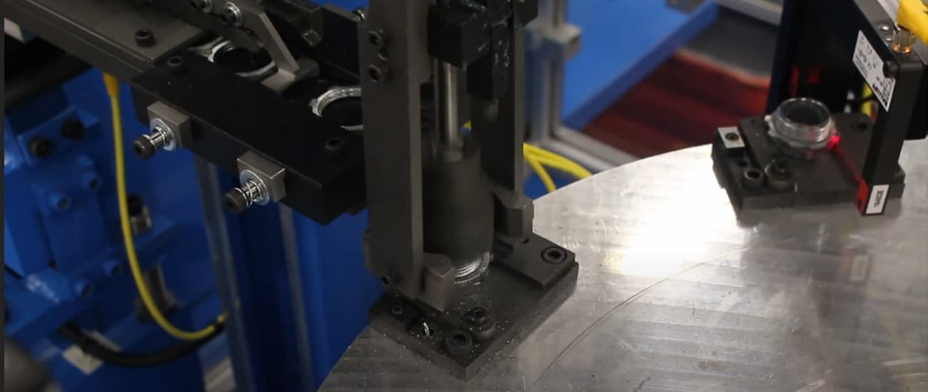 Auto-fed Automatic Screwdriver (Model SD-111) - Dixon Automatic Tool